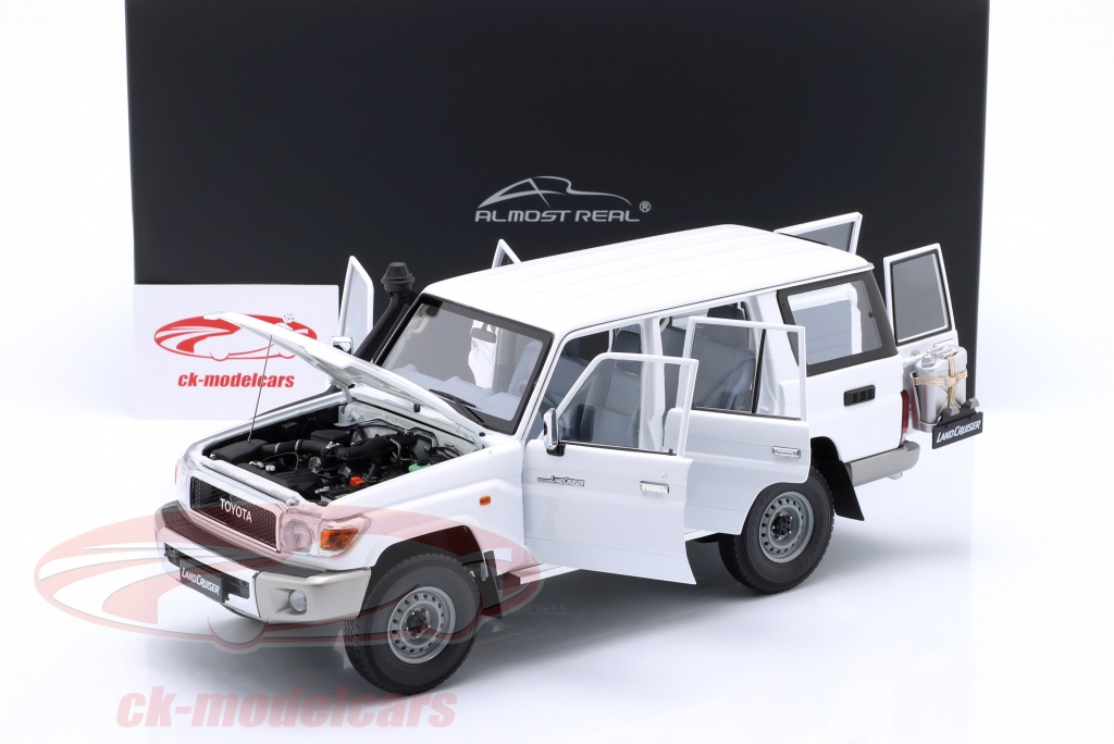 Almost Real 1:18 Toyota Land Cruiser 76 Année de construction 2017 ...