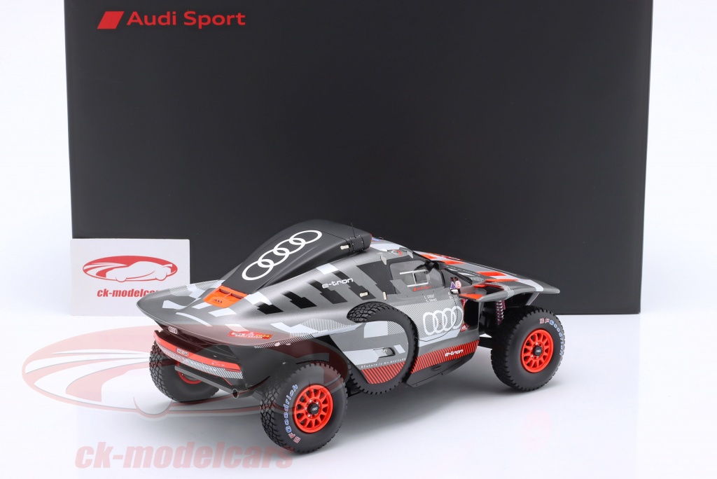 Spark 1:18 Audi RS Q e-tron E2 #204 Sieger Rallye Dakar 2024 Sainz, Cruz 5022400151 Modellauto ...