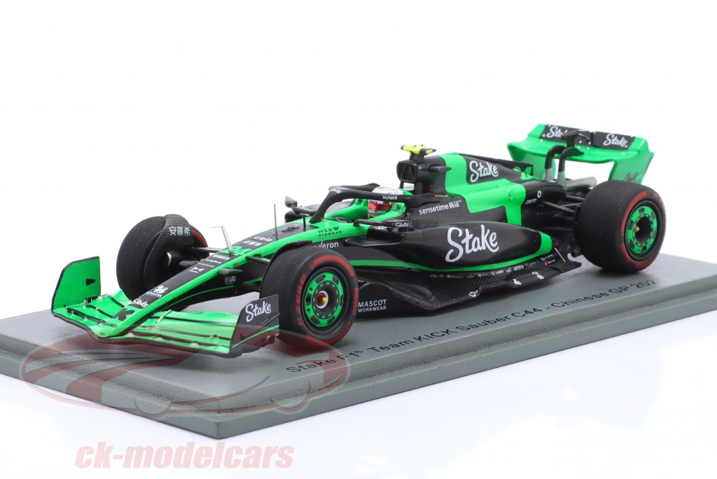 Spark 1:43 Zhou Guanyu KICK Sauber C44 #24 中国 GP 式 1 2024 S9531 モデル 車 ...