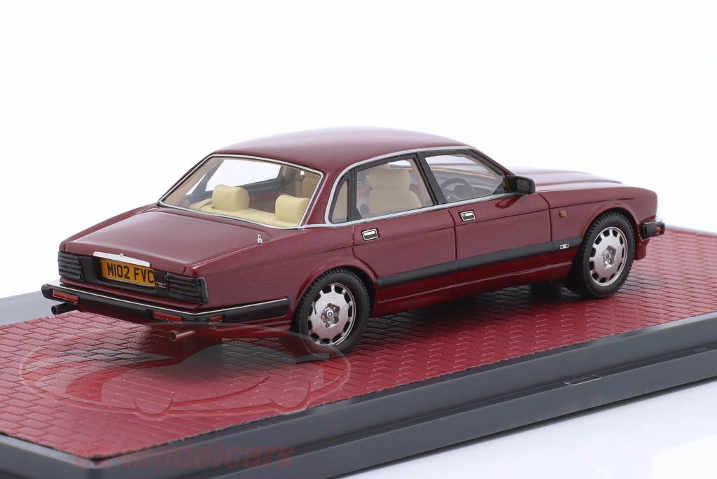 Matrix 1:43 Jaguar XJR (XJ40) year of construction 1990-1994 dark red ...