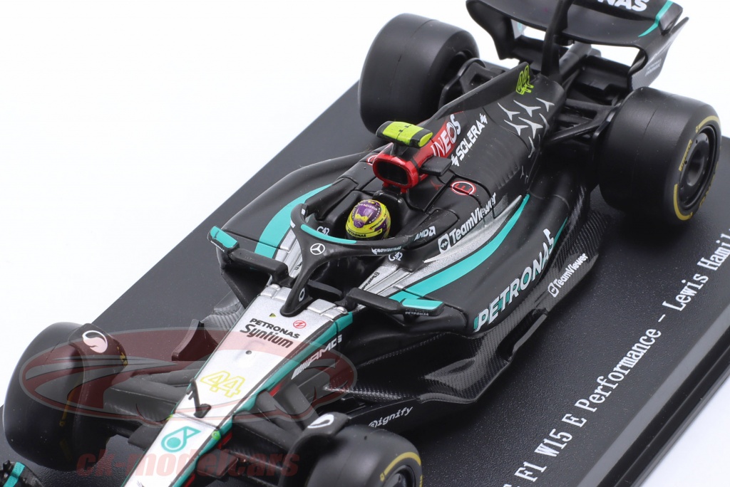 Bburago 1:43 Lewis Hamilton Mercedes-AMG F1 W15 E #44 победитель британский GP формула 1 2024 18 ...