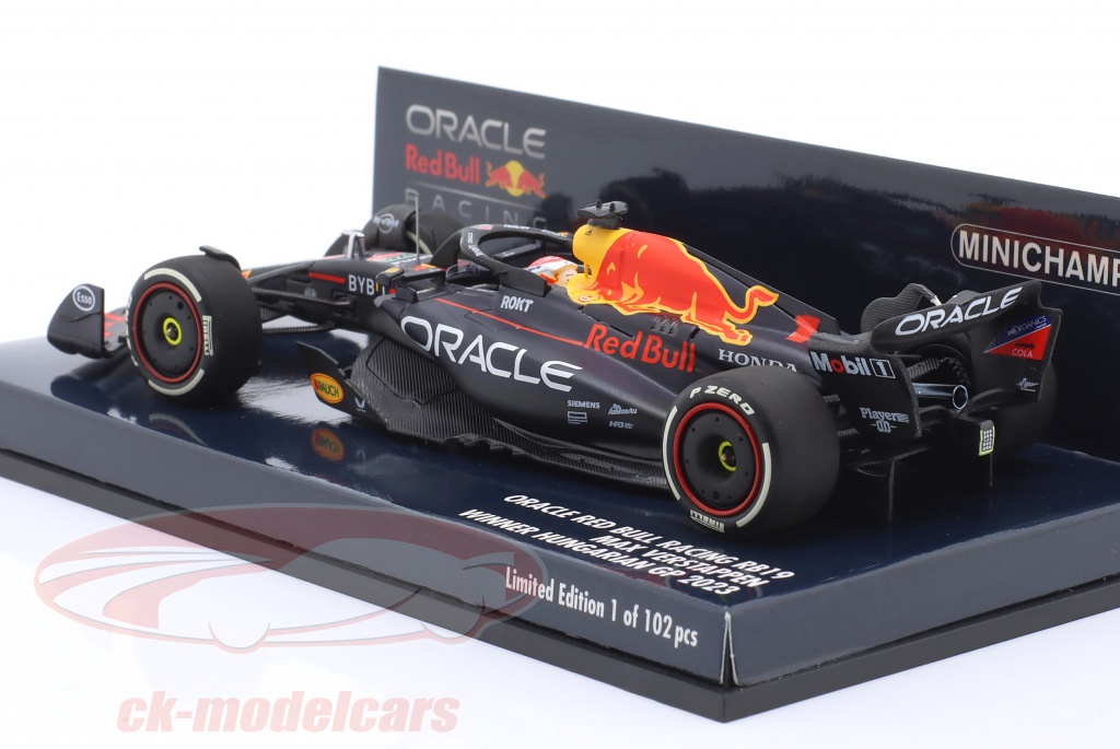Minichamps 1:43 Max Verstappen Red Bull RB19 #1 Sieger Ungarn GP Formel ...