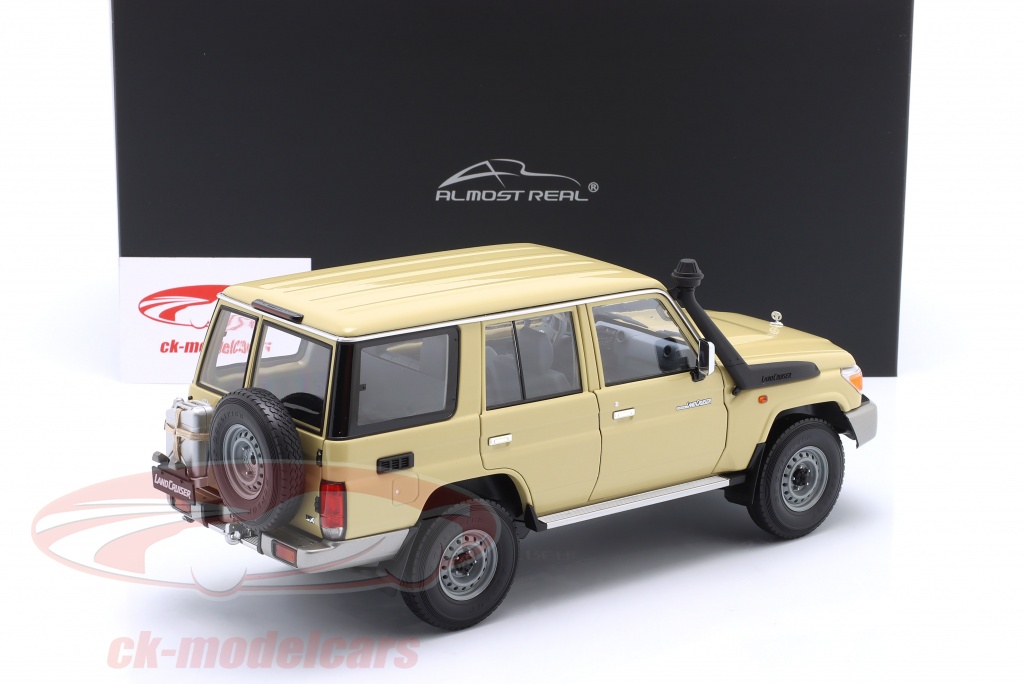 Almost Real 1:18 Toyota Land Cruiser (J76) 建設年 2017 ベージュ ALM870102 モデル ...