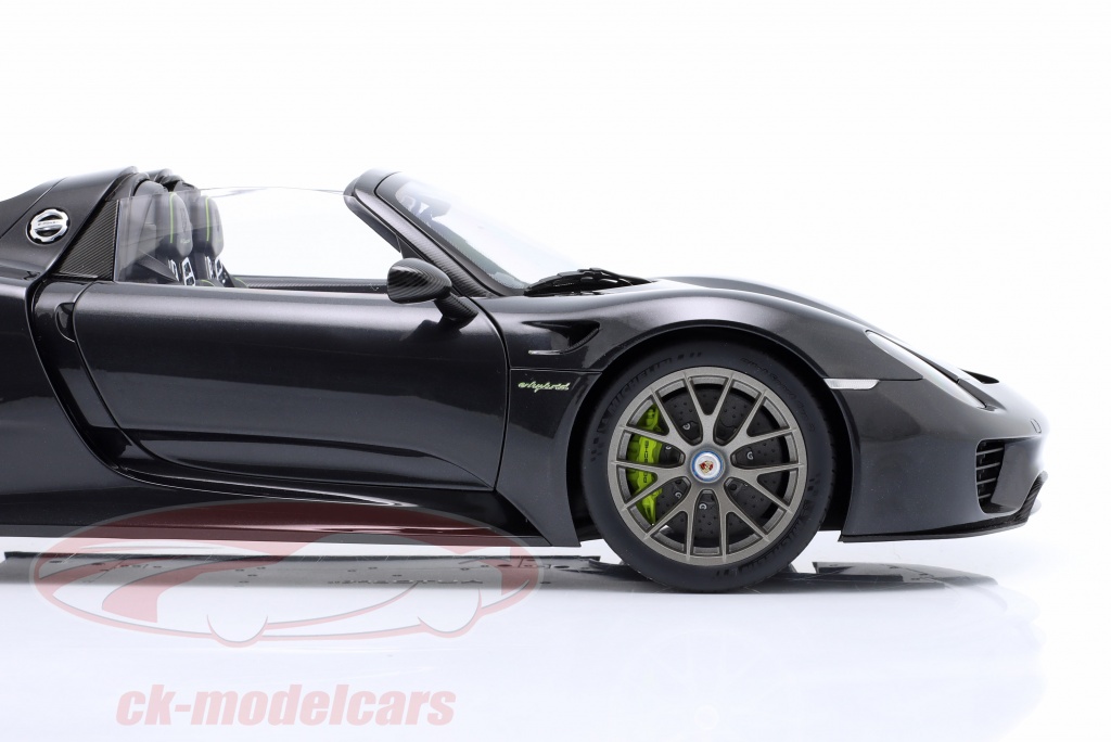 AUTOart 1:12 Porsche 918 Spyder Weissach Package 2013 black metallic ...