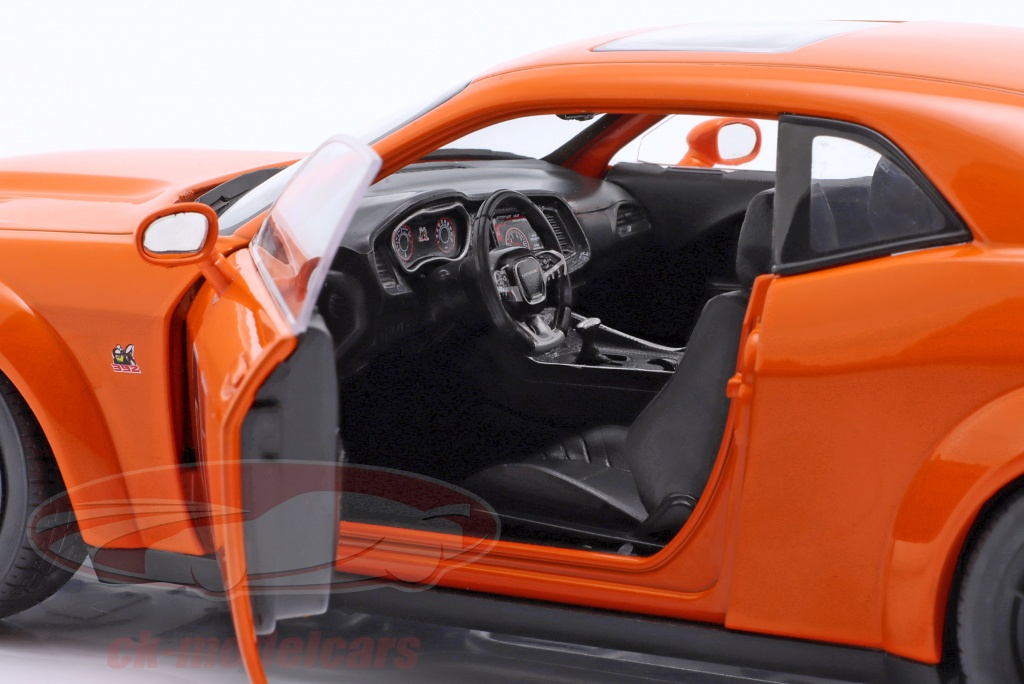 Solido 1:18 Dodge Challenger R/T Scat Pack Widebody #01 Hazzard Tribute ...