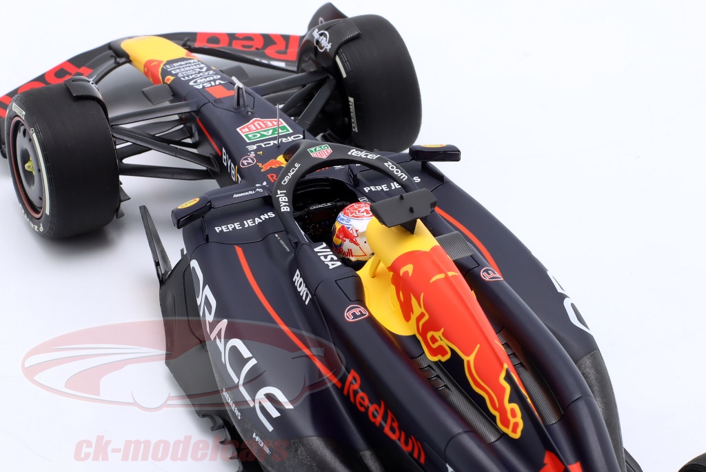 Minichamps 1:18 Max Verstappen Red Bull RB20 #1 优胜者 巴林 GP 公式 1 世界冠军 2024 110240101 模型 汽车 ...