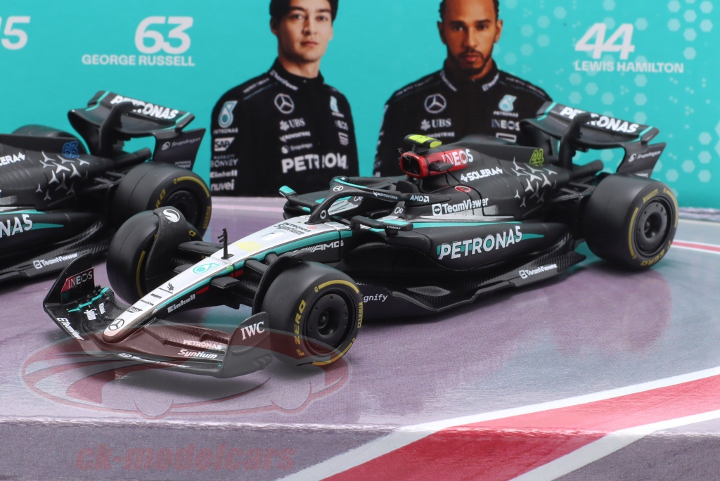 Bburago 1:43 2-Car Set Mercedes: Hamilton #44 & Russell #63 formula 1 ...