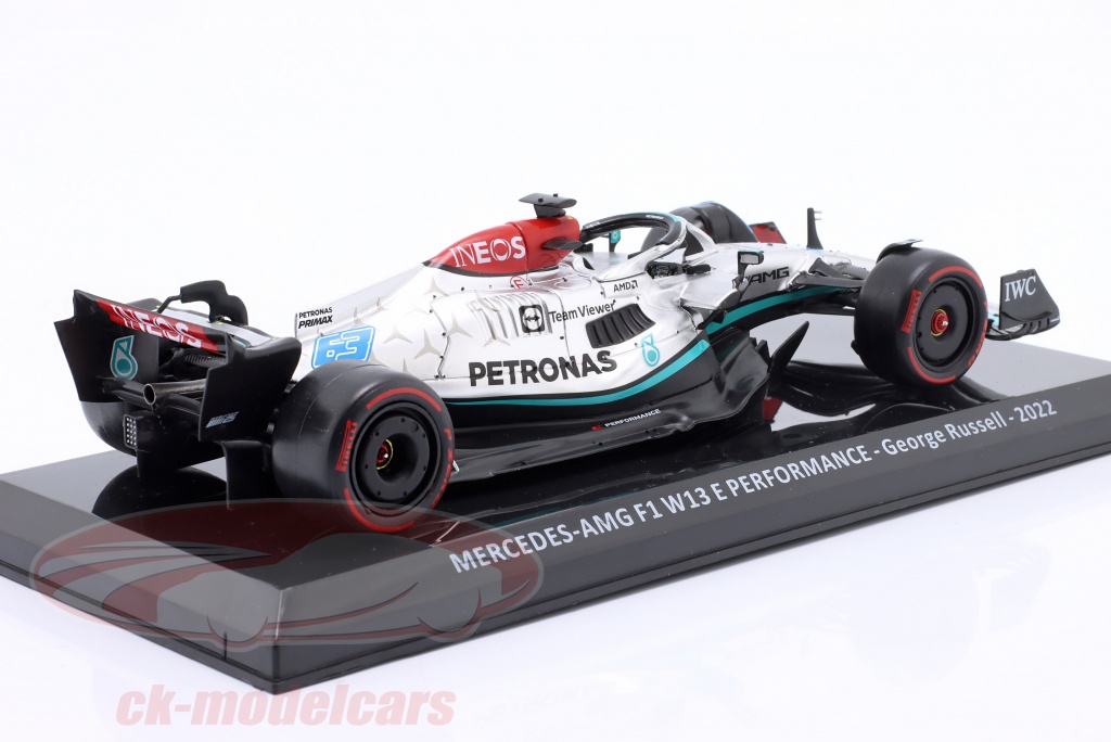 Premium Collectibles 1:24 George Russell Mercedes-AMG F1 W13 #63 Formel ...