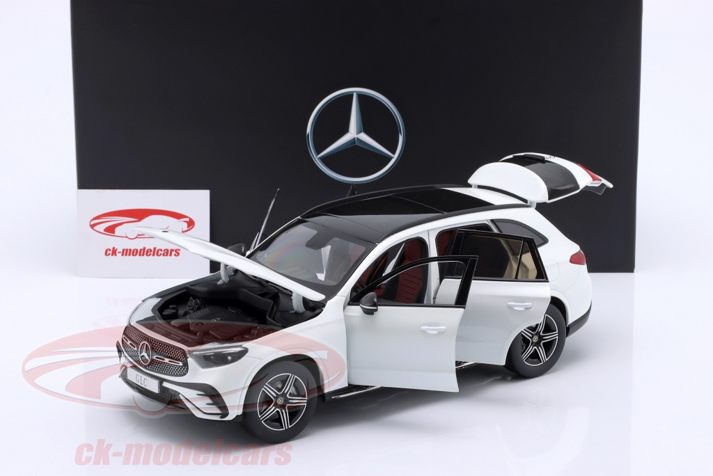iScale 1:18 Mercedes-Benz GLC X254 AMG Line Year 2022 opalite white ...