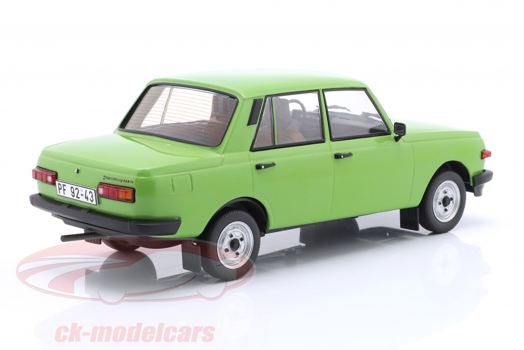 ModelCarGroup 1:18 Wartburg 353 Año de construcción 1985 verde ModelCar ...