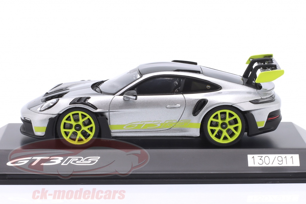 Spark 1:43 Porsche 911 (992) GT3 RS silver / acid green WAP0202890SGT3 ...