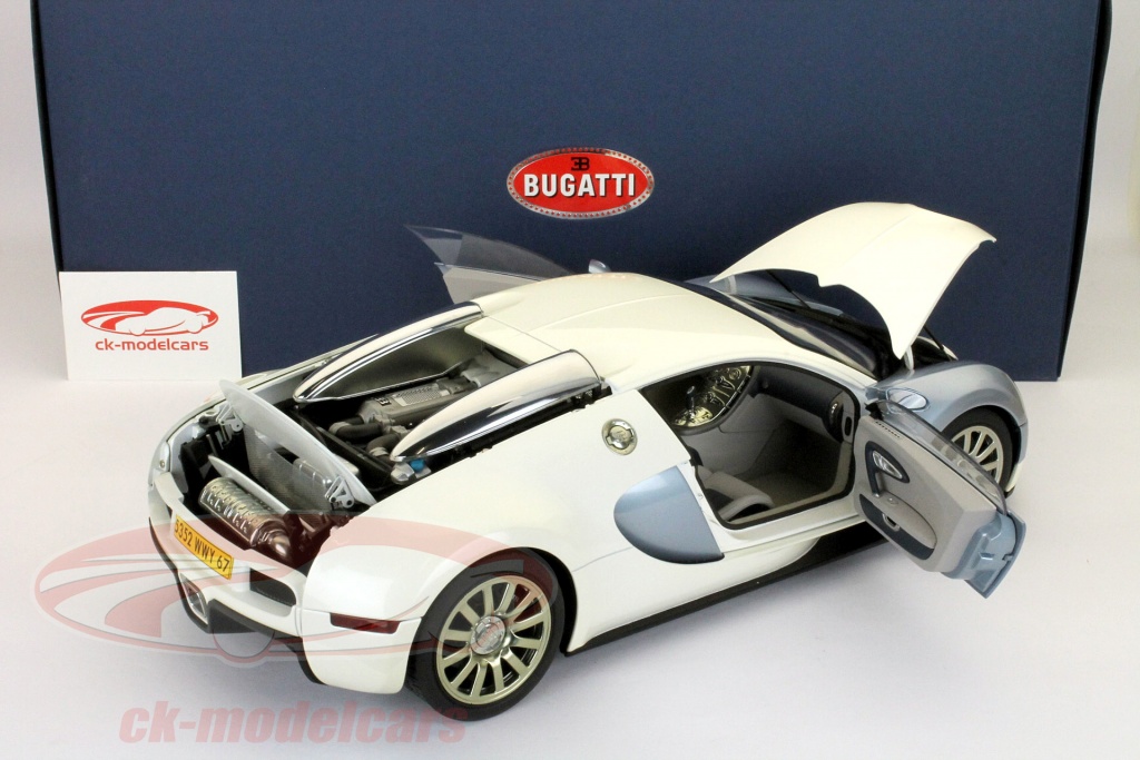 AUTOart 1:12 Bugatti EB 16.4 Veyron Production Car pearl white - ice ...