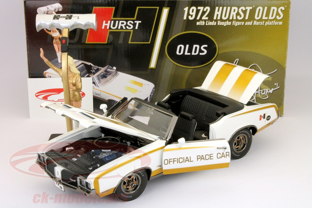Ertl 1:18 Oldsmobile Hurst Pace car Bj. 1972 mit Figur und Hurst Plattform GMP A1805601 ...