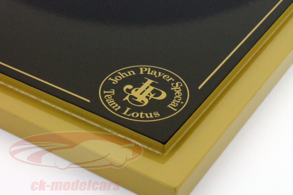 JPS Lotus team showcase / showcase & base 1:18 TrueScale TSM12AC26 ...