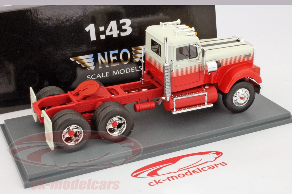 Neo 1:43 White Road Boss solo tractor year 1977 white / red NEO45775 ...