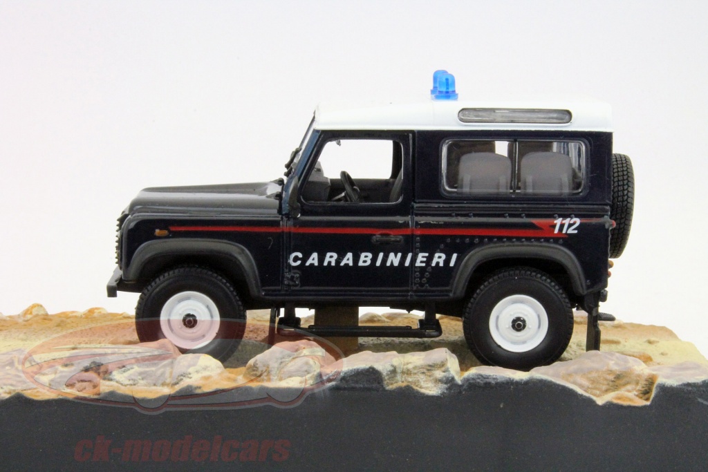 Ixo 1:43 Land Rover Defender Carabinieri bil James Bond Movie Quantum ...