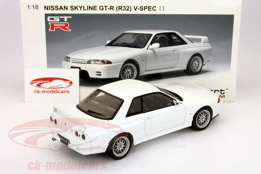 AUTOart 1:18 Nissan Skyline GT-R (R32) V-Spec II Baujahr 1994 weiß 77345 Modellauto 77345 ...