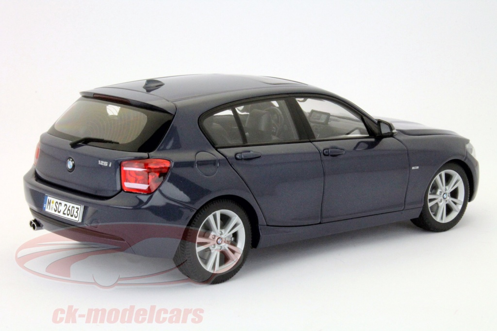 ParagonModels 1:18 BMW 1 Series (F20) dunkelblau Paragon Models PA-97005 Modellauto PA-97005 ...