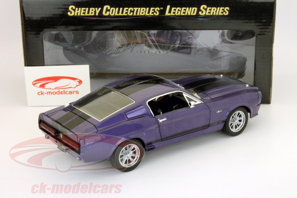 Shelby Collectibles 1:18 Ford Shelby Mustang GT500 purple with black ...