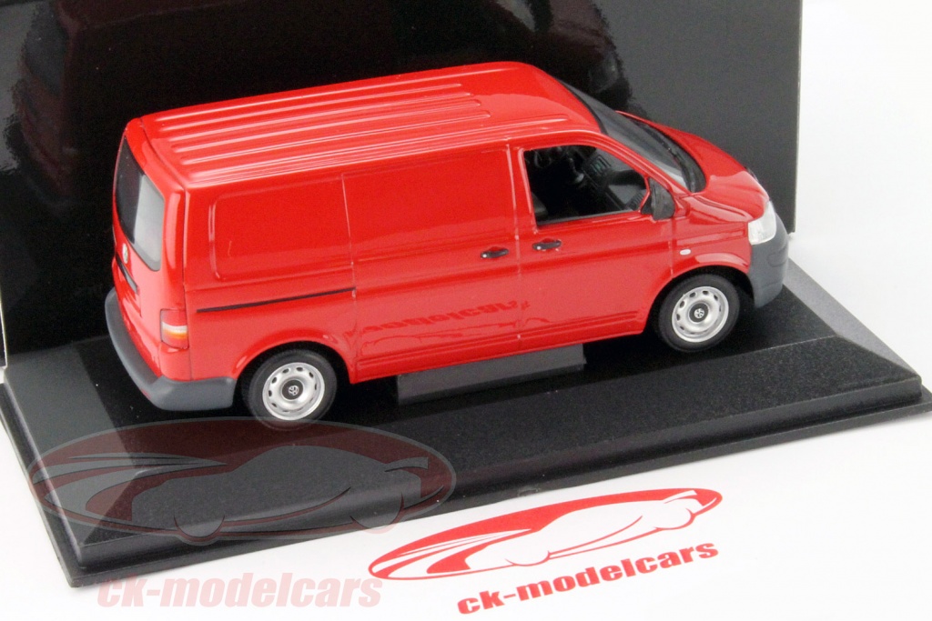 Minichamps 1:43 Volkswagen VW T5 Transporter Baujahr 2003 tornadorot 400052260 Modellauto ...