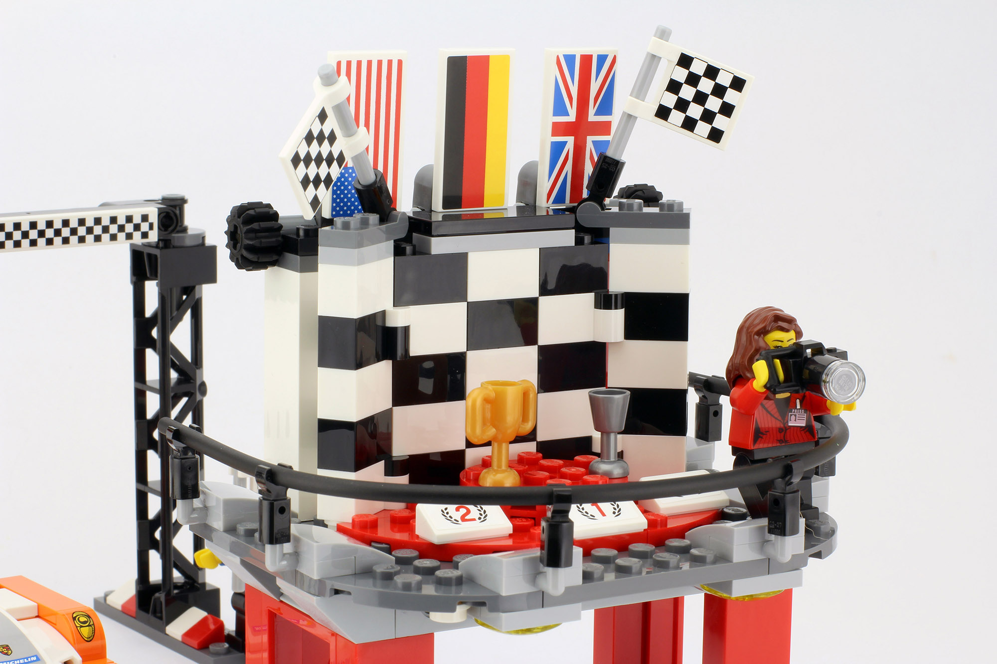 LEGO® Speed Champions Porsche 911 GT3 R Hybrid and GT3 RSR Finish Line ...