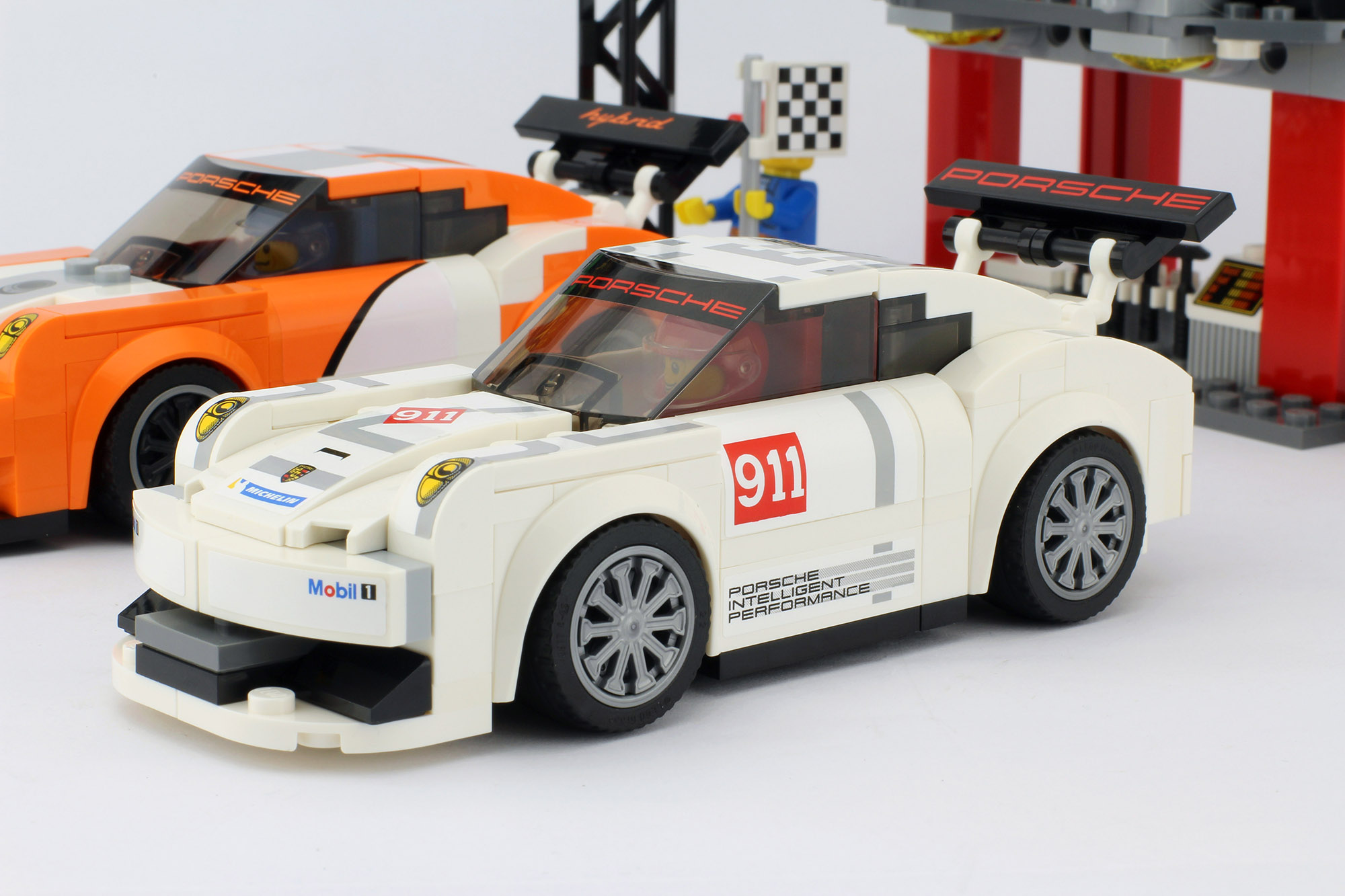 LEGO® Speed Champions Porsche 911 GT3 R Hybrid and GT3 RSR Finish Line ...