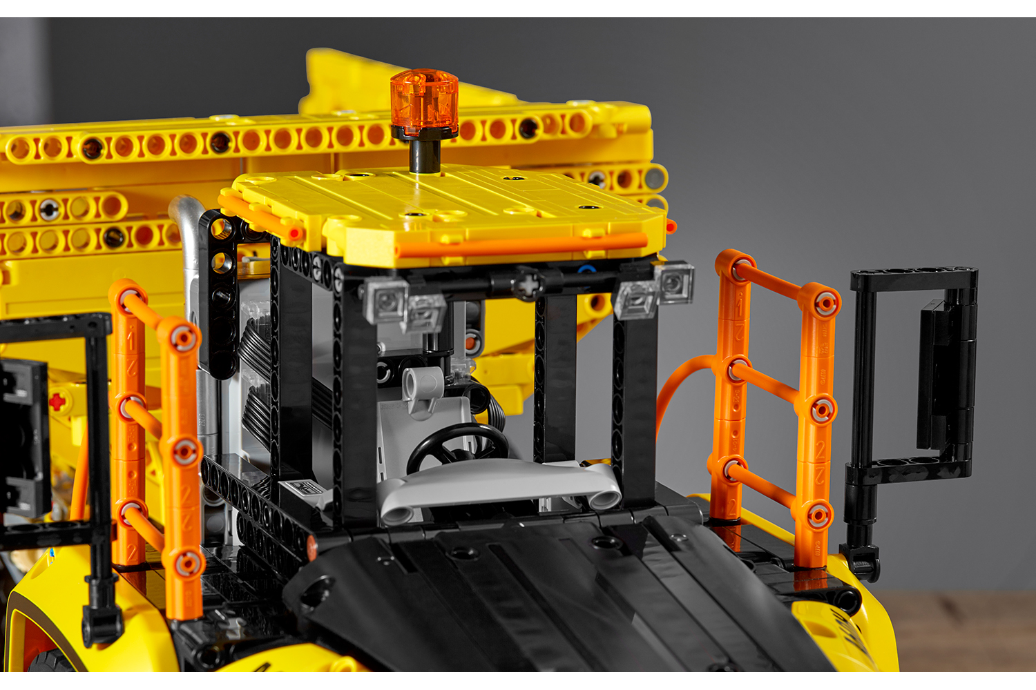 LEGO® Technic Knickgelenkter Volvo-Dumper (6x6) 42114 modelo coche ...