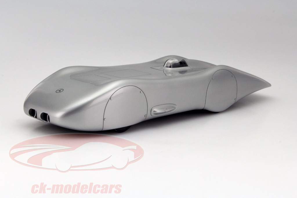 Weltpremiere: Der Stromlinien-Rekordwagen W 125 von CMR