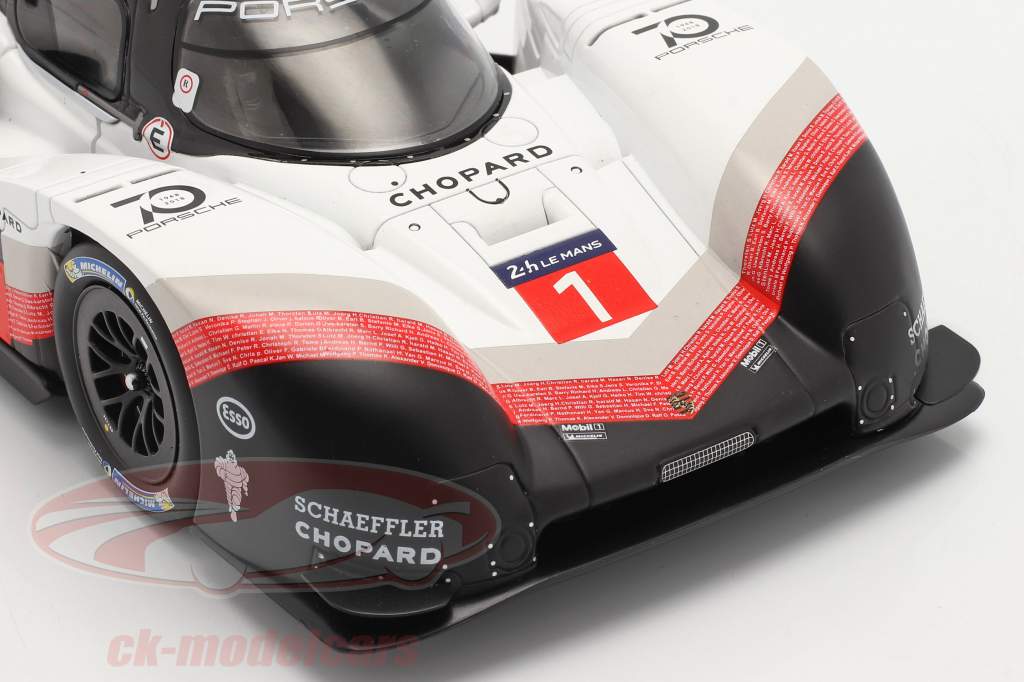 Record in a double pack: Porsche 919 Hybrid Evo 2018
