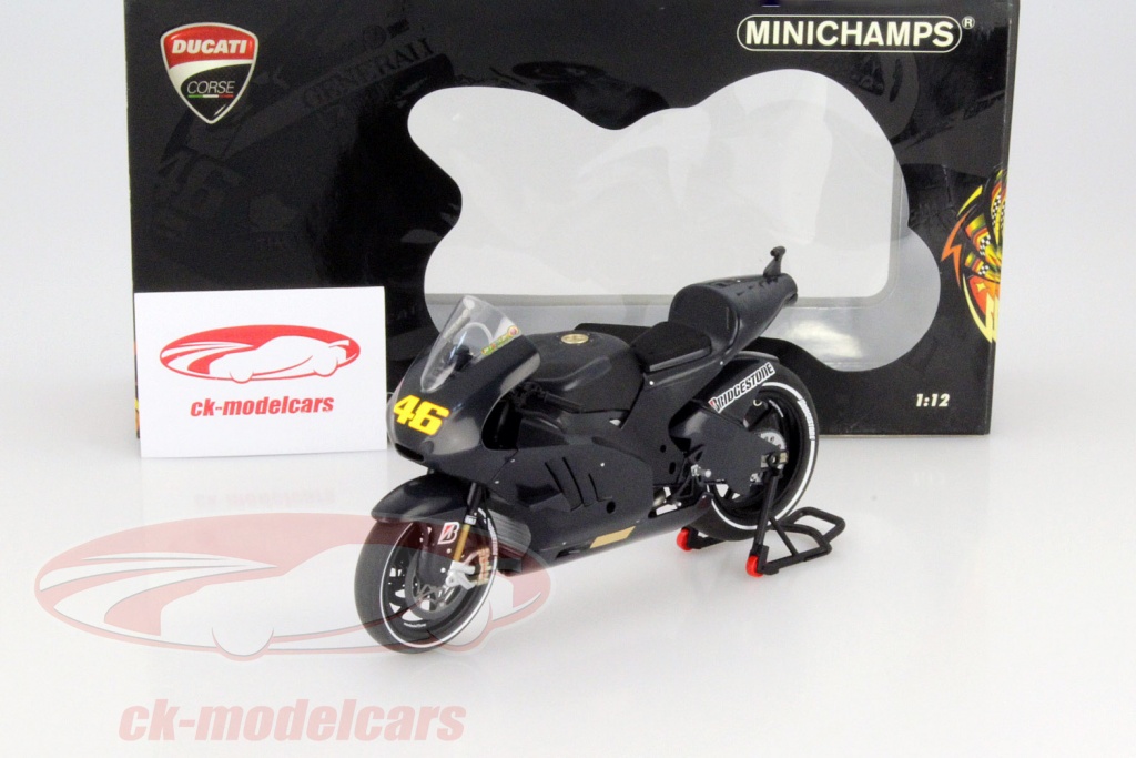 Minichamps 1:12 Valentino Rossi Ducati Desmosedici GP 11 #46 Valencia ...