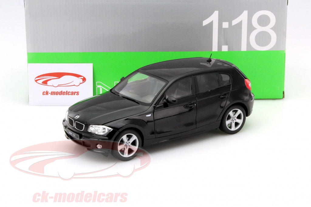 Welly 1:18 BMW 120i Year 2004 black 125577w model car 125577w 4891761125578