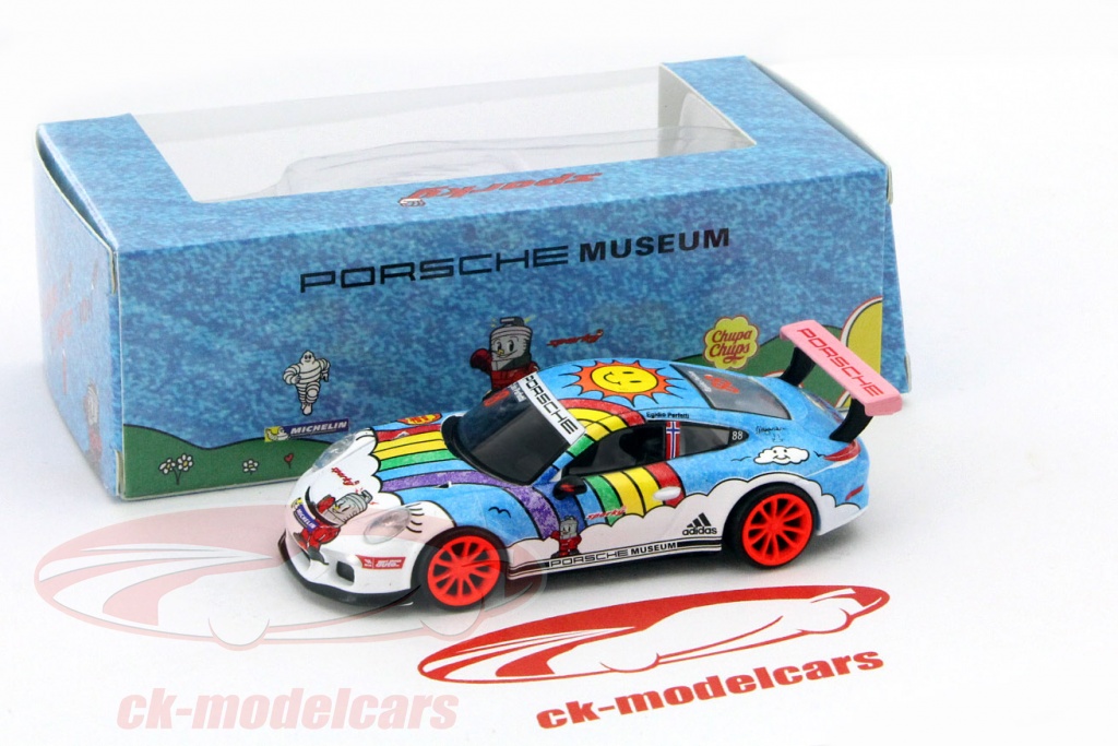 Spark 1:64 Porsche 911 (991) #88 Singapore Final PCCA 2015 Perfetti ...