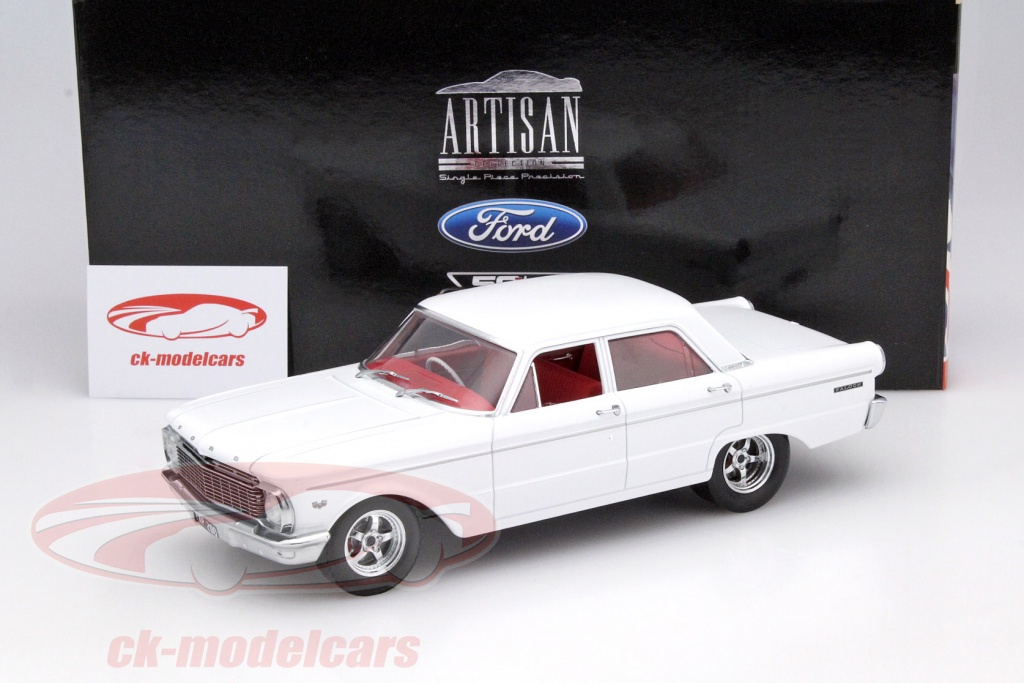 Greenlight 1:18 Ford Falcon XP with mag rims Year 1965 white 18003B ...