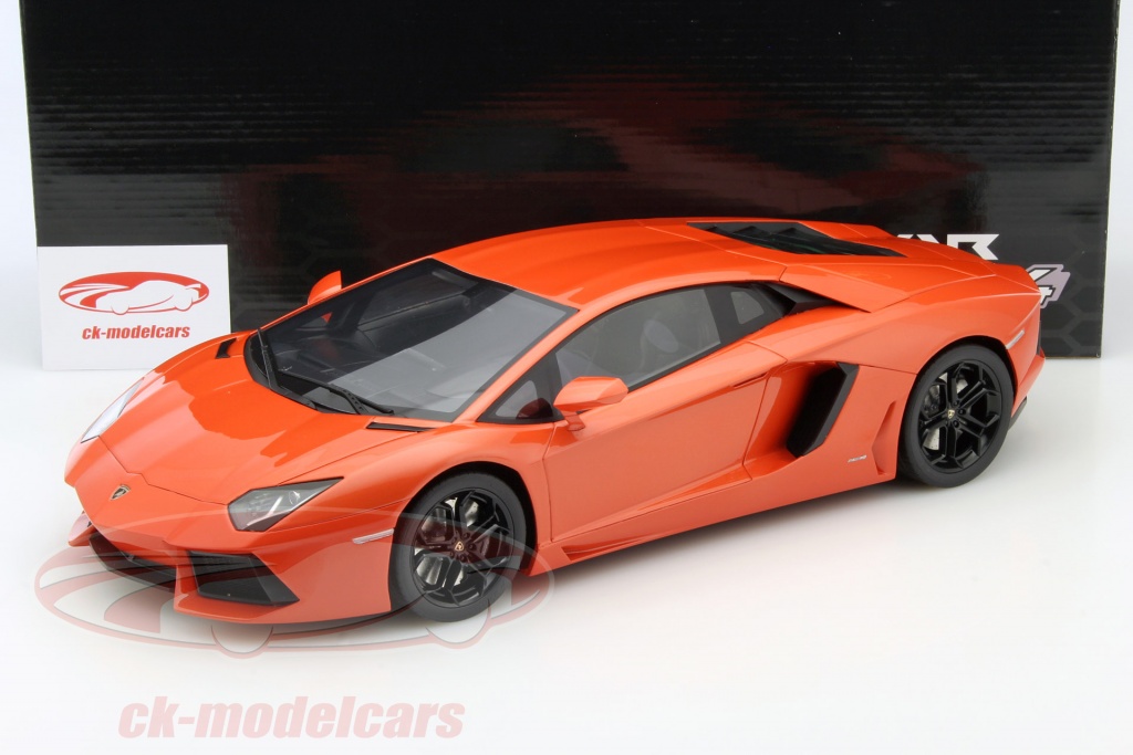 Lamborghini Veneno Naranja