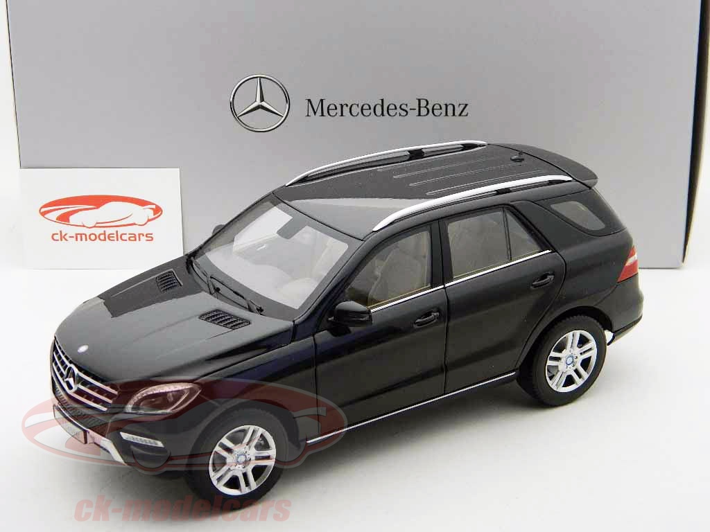 Minichamps 1:18 Mercedes-Benz M-class (W166) obsidianblack metallic B6 ...