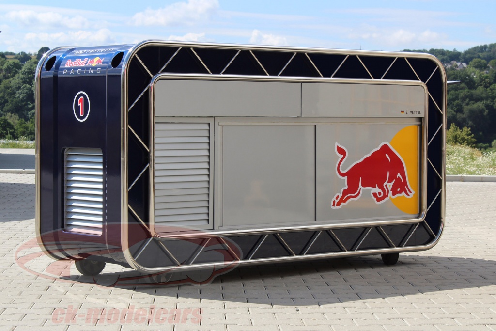 Original formula 1 Grid Trolley Sebastian Vettel #1 Infiniti Red Bull ...
