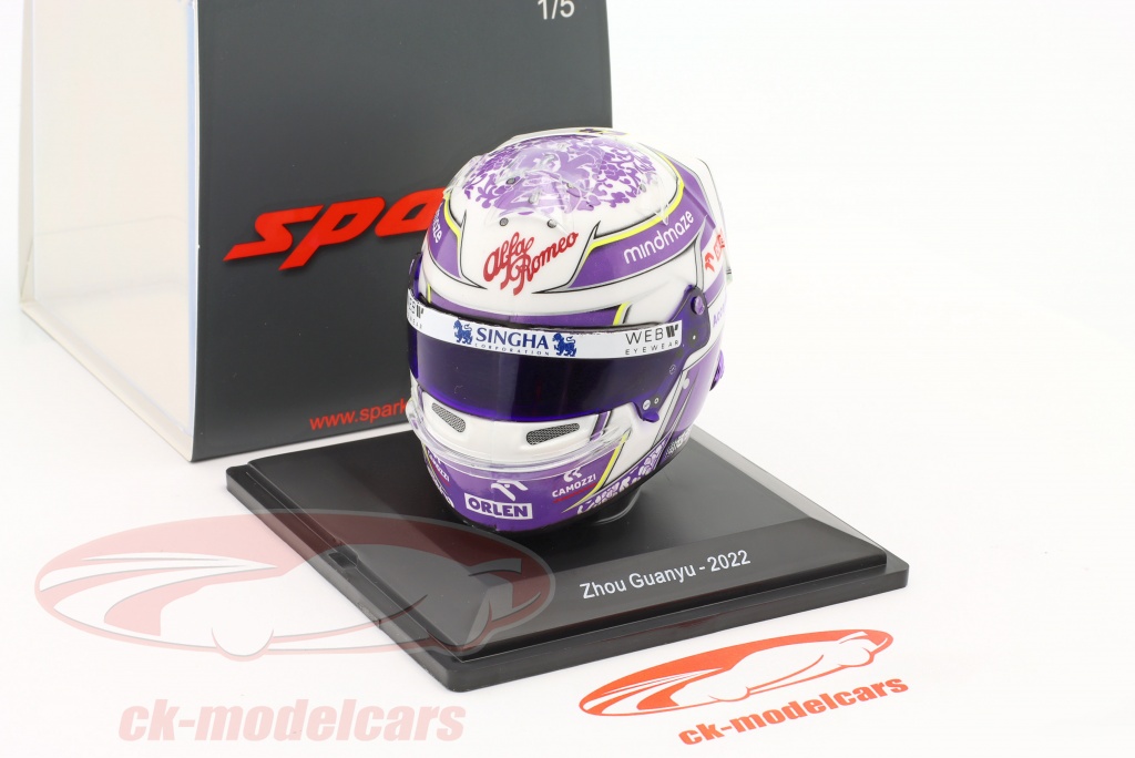 Spark 1:5 Zhou Guanyu #24 Alfa Romeo Racing formula 1 2022 helmet ...