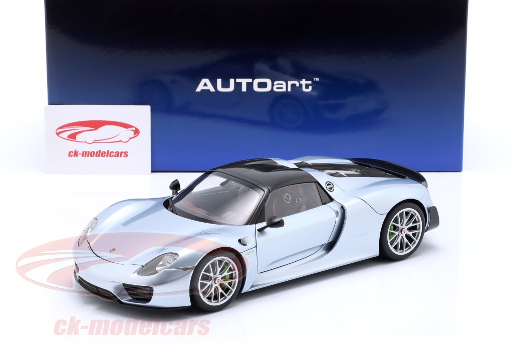 AUTOart 1:18 Porsche 918 Spyder Weissach Package 2013 light blue ...