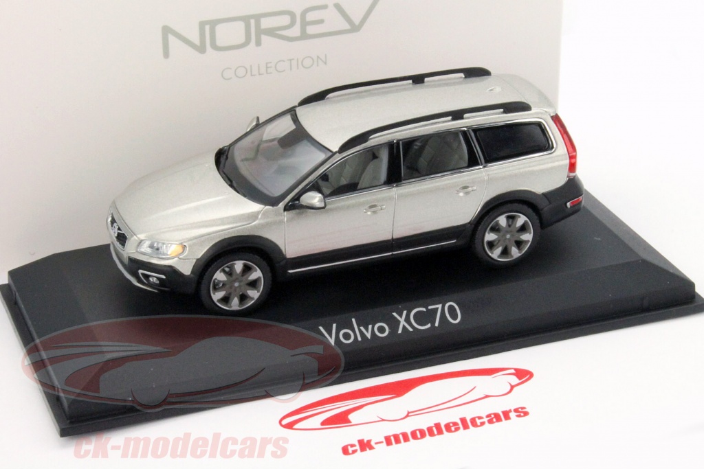 Norev 1:43 Volvo XC70 År 2013 sølv 870030 model bil 870030 3551098700305